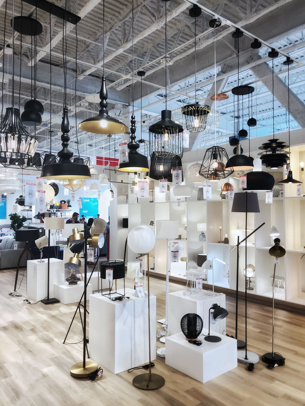 Ouverture du méga magasin Structube | Magazine | La Pièce